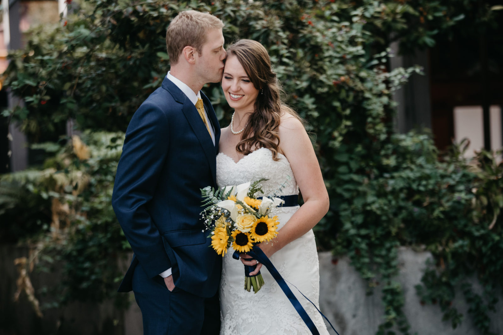 Anna + Jeff // MV Skansonia Seattle Wedding - Blog