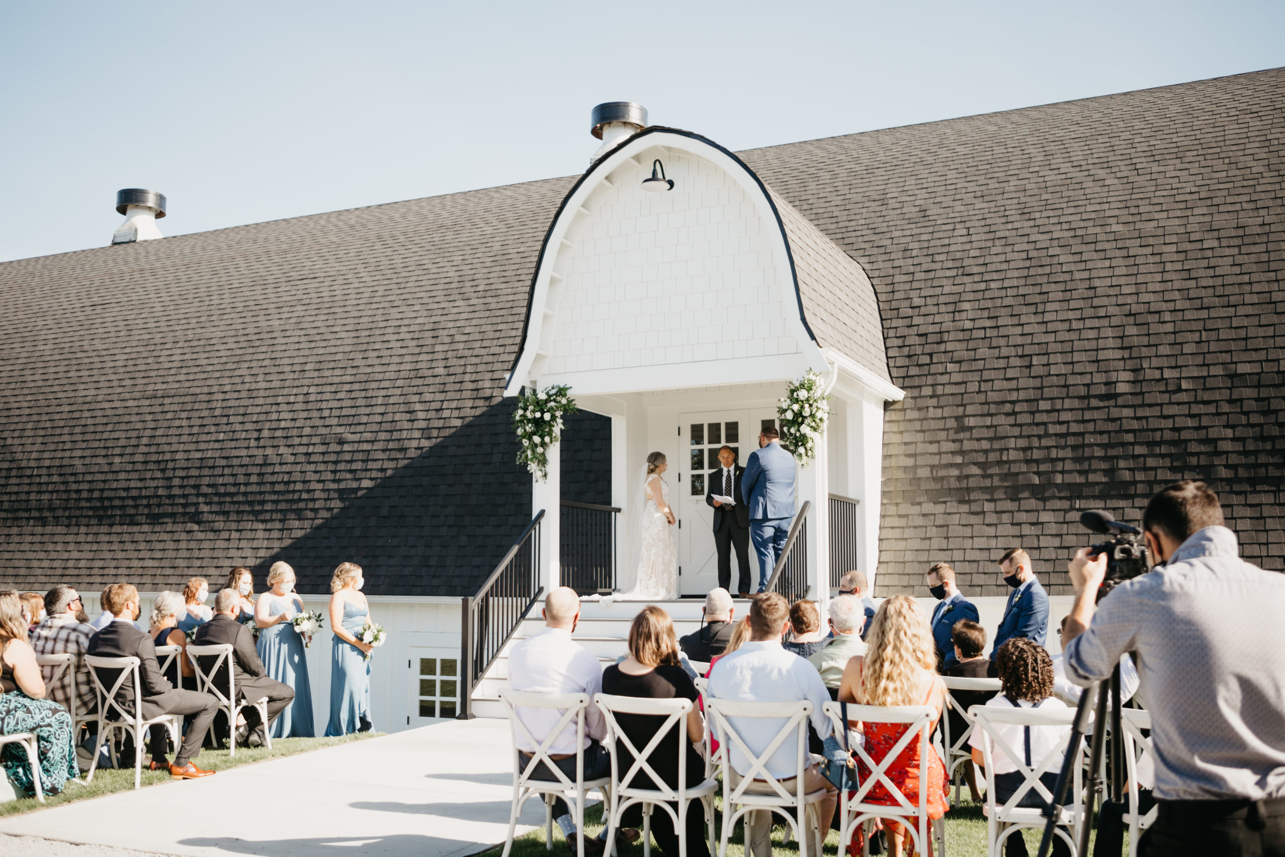 Jenna + Mark // Fiddlers Bluff Wedding // Snohomish Wedding - Blog