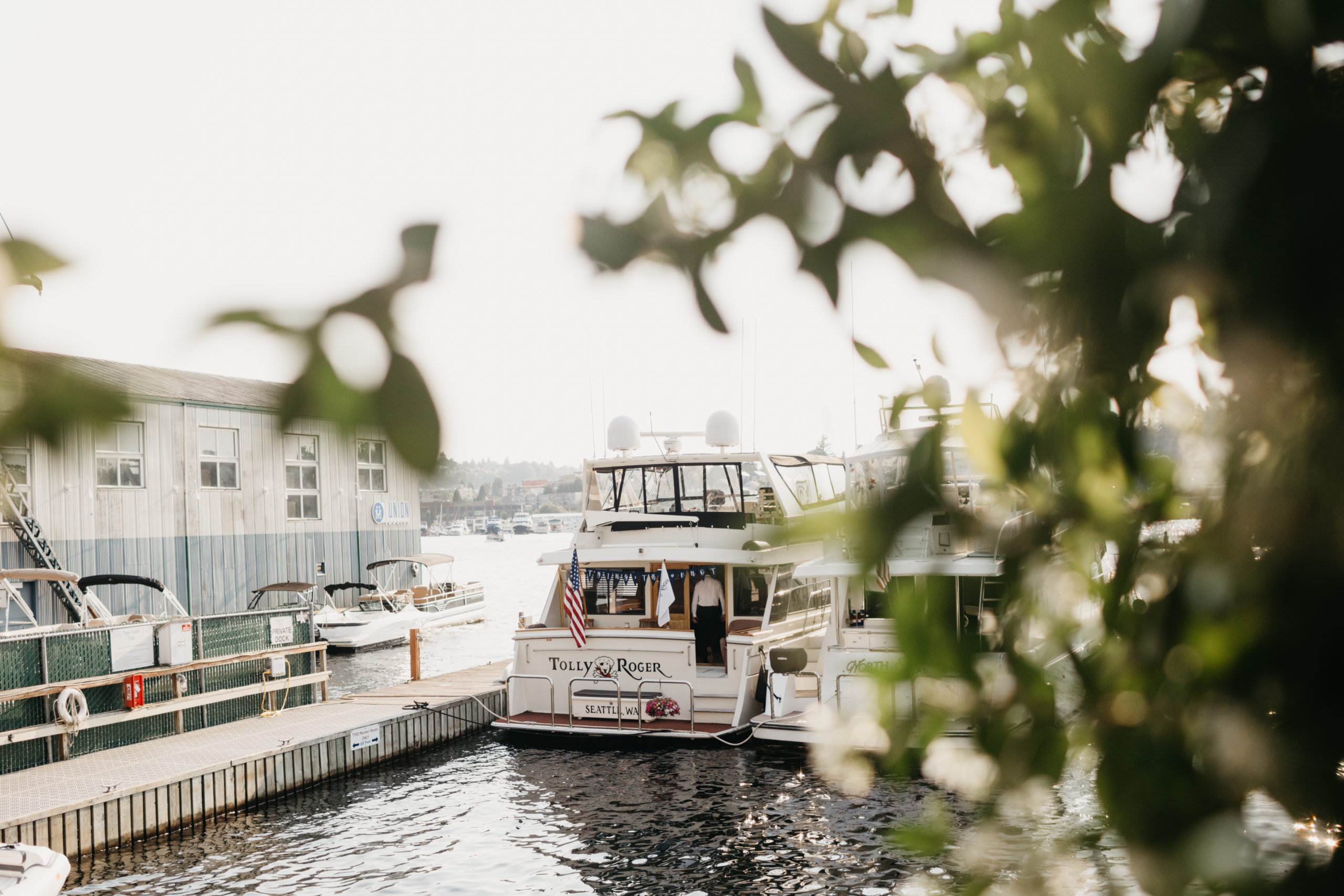 Carrie + Sydney // Eventide Lake Union // Tyee Yacht Club // Seattle - Blog