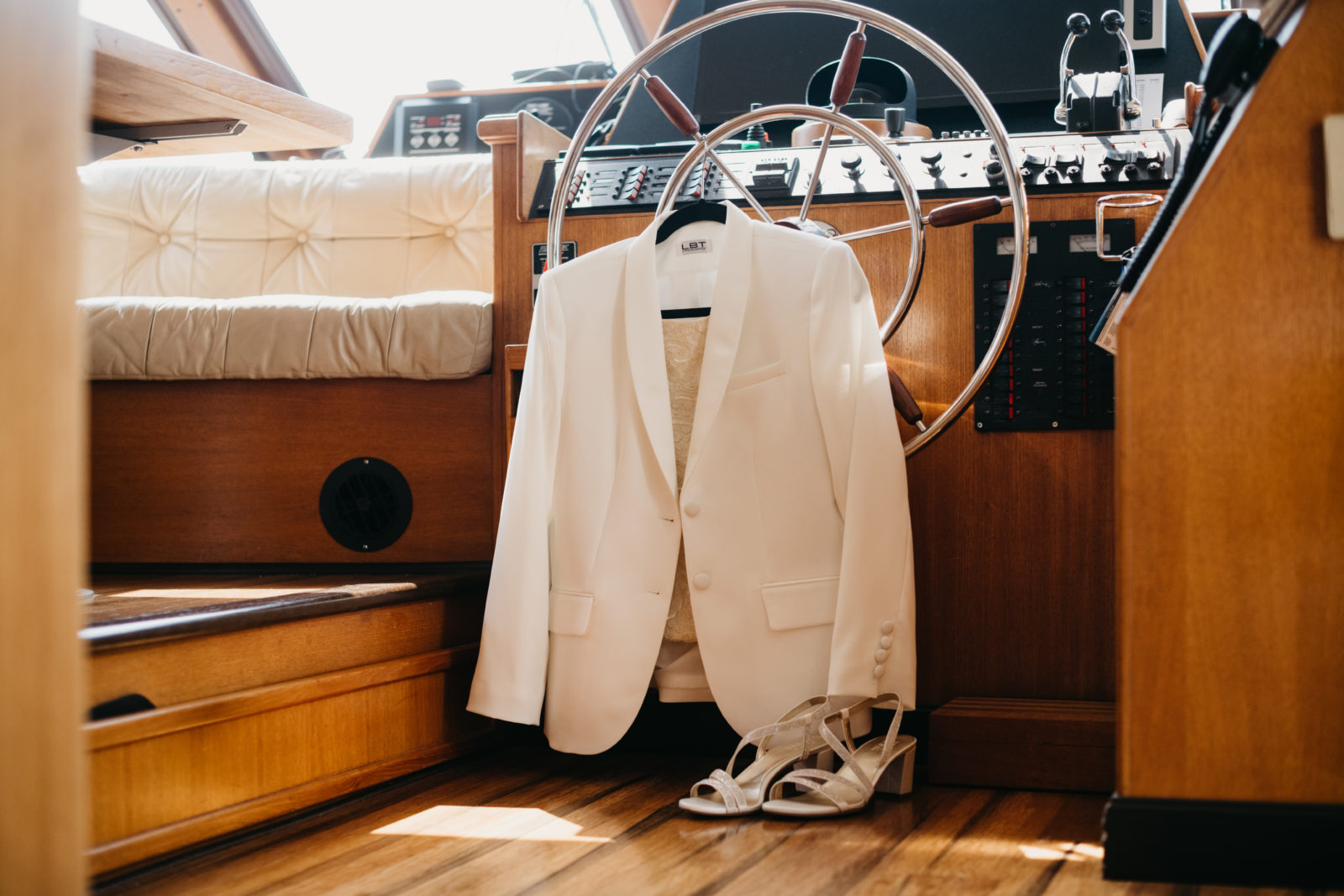 Carrie + Sydney // Eventide Lake Union // Tyee Yacht Club // Seattle - Blog